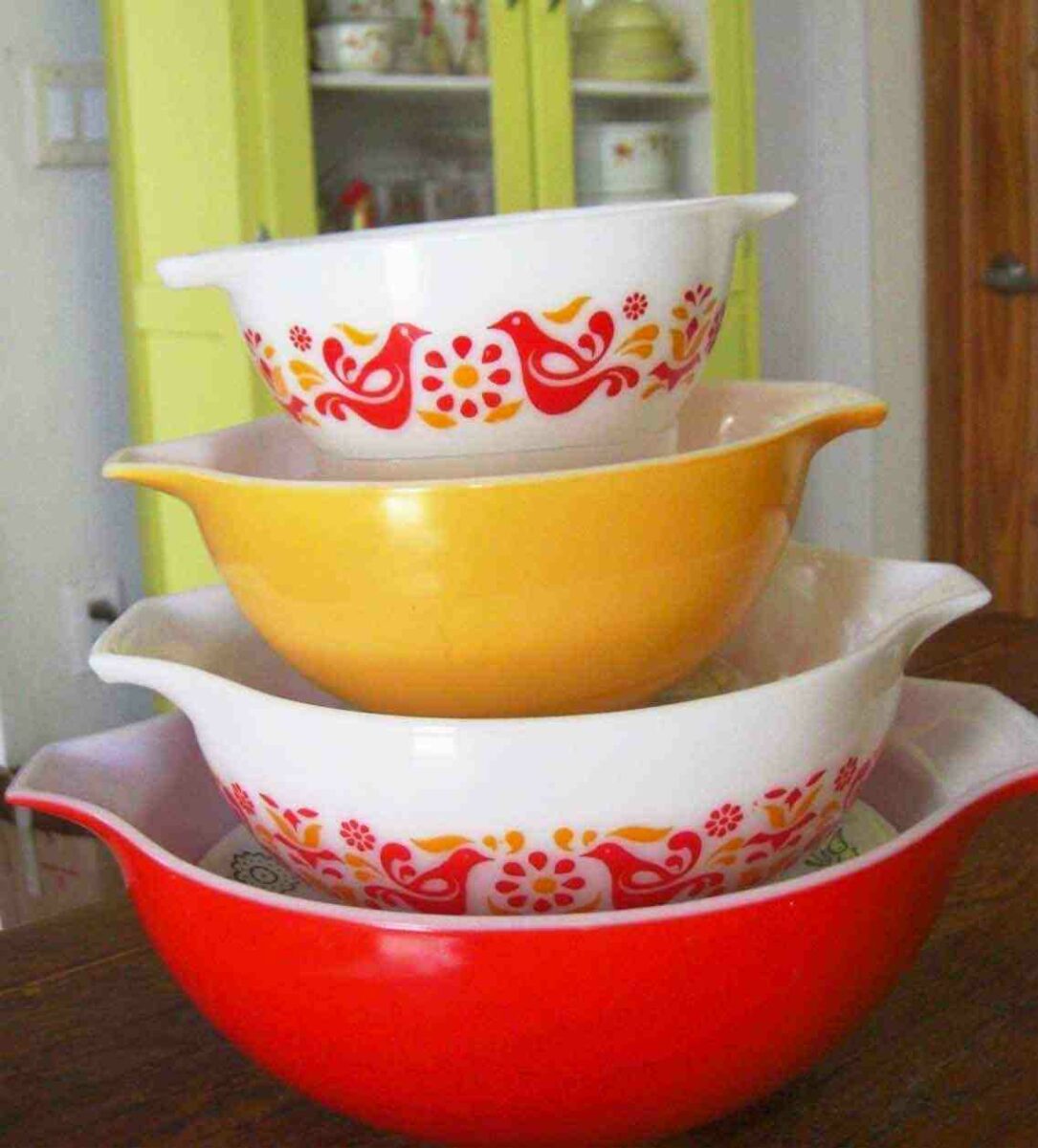 Vintage Pyrex Dishes & Mixing Bowls: Collectors & Just For Fun