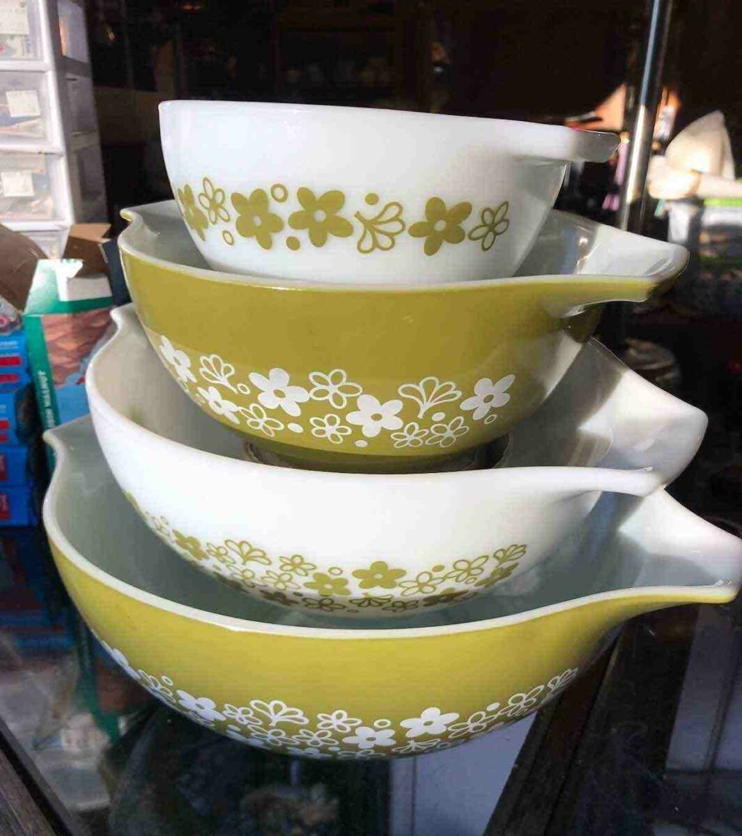Vintage Pyrex Dishes & Mixing Bowls: Collectors & Just For Fun
